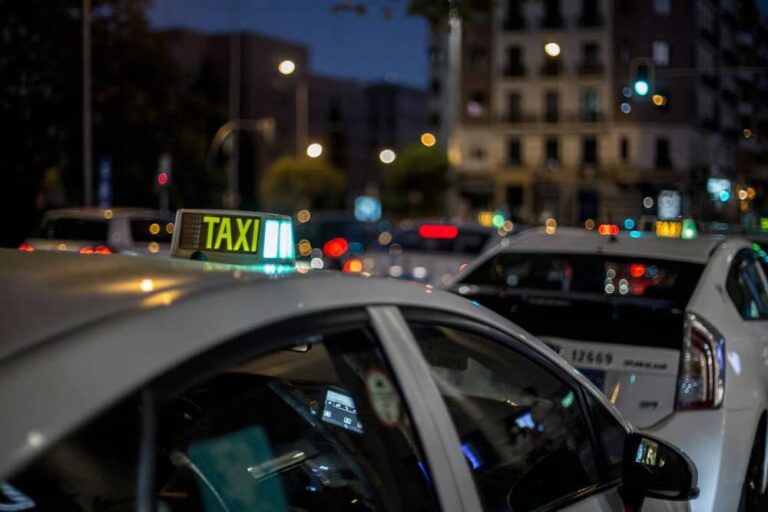 Contacter Alpha Taxis : Toutes les coordonnées utiles
